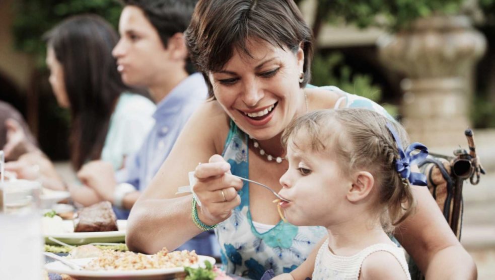 Comiendo en un restaurant - Cucinare