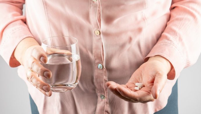 Tomando medicación - Cucinare